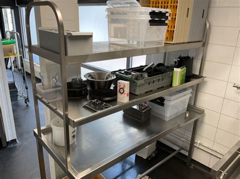 Dish Sorting Bench With Shelf Ps Auction We Value The Future Largest In Net Auctions