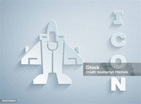 회색 배경에 격리 된 제트 전투기 아이콘을 잘라 종이 군용기 종이 아트 스타일 벡터 미사일에 대한 스톡 벡터 아트 및 기타