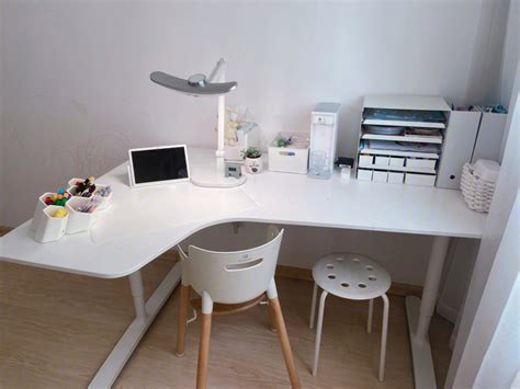 转角书桌布置 转角书桌桌面布置 大山谷图库