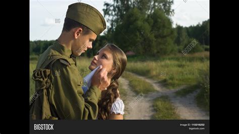 НЕ ПЛАЧЬ ДЕВЧОНКА ПРОЙДУТ ДОЖДИ Youtube