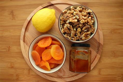 Курага с медом и орехами для иммунитета - пошаговый рецепт с фото на ...