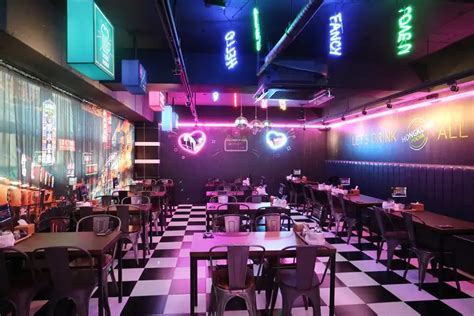 조명으로 포인트를 준 홍대 실내포차 인테리어 마포구 서교동