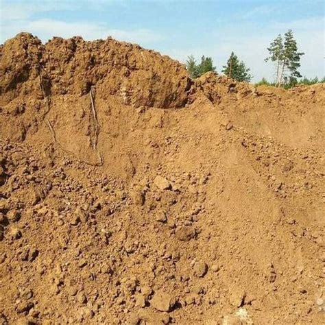 Суглинок купить в Москве с доставкой - цена на смесь глины и песка в ...