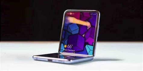 Samsung снимает гарантию с Galaxy Z Flip, если на смартфон наклеена ...