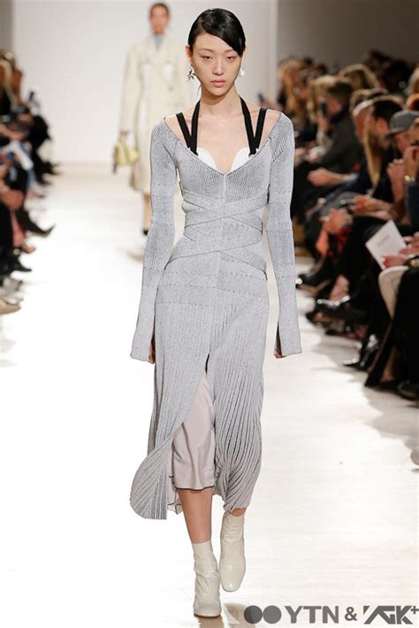 더쿠 모델 최소라 뉴욕패션위크에서 한국 모델에 위상 높여 모델 랭킹 5위 진입