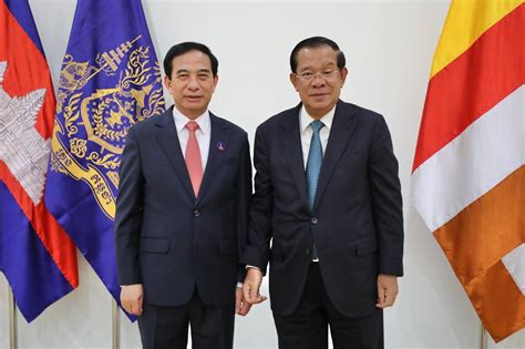 សម្ដេចតេជោ ហ៊ុន សែន ប្រាប់រដ្ឋមន្រ្តីក្រសួងការពារប្រទេសវៀតណាមថា ការដកខ្លួនរបស់កម្ពុជាពីយន្តការ