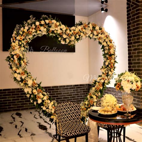 گل آرایی بله برون مستر بالون