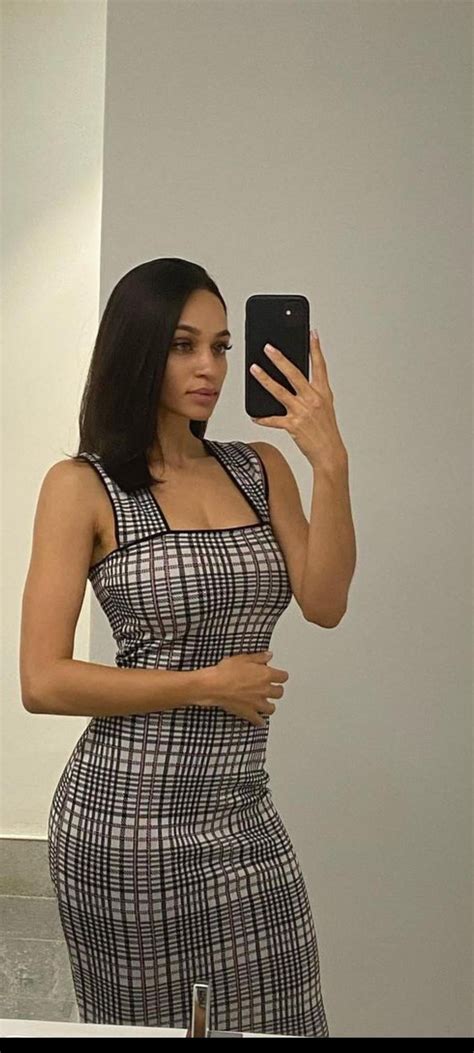 Favorite Friend R 2busty2hide