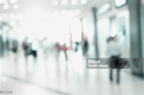 배경에 대 한 추상 흐림 수퍼스토어 인테리어 또는 쇼핑몰 인테리어 배경 주제에 대한 스톡 사진 및 기타 이미지 배경 주제 단면도 쇼핑 Istock