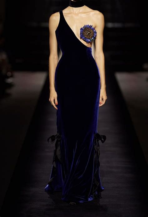 Schiaparelli Runway Fashion Couture Runway Fashion Runway Dresses