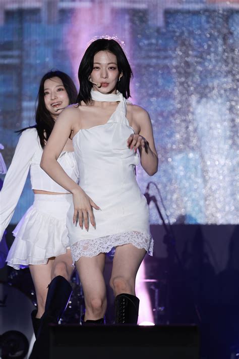 Fromis9 Chaeyoung Rkpoparmpit
