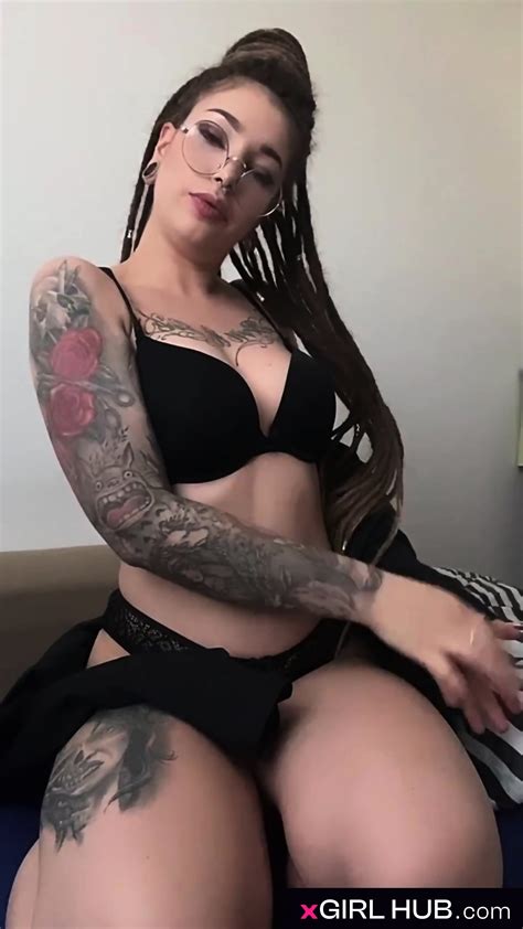 Lovely Chris Playing With Her In Black Lingerie To Orgasm Eporner