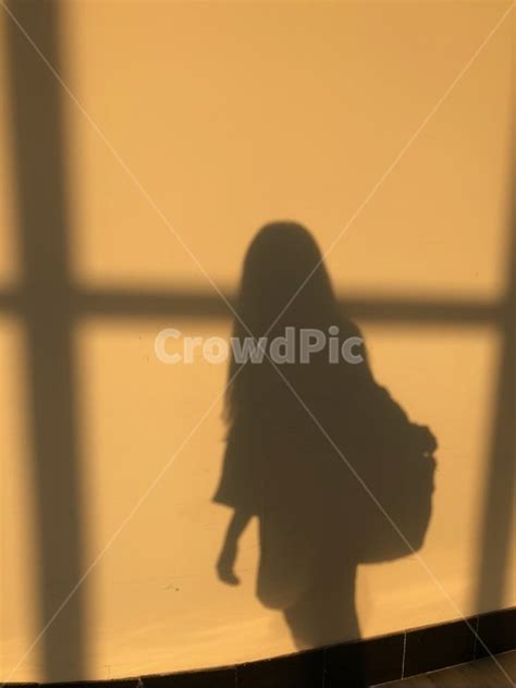 그림자 사람 인물 노을 여자 사진 이미지 일러스트 캘리그라피 일세작가