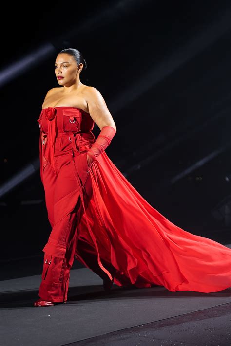 17 Mannequins Plus Size à Connaître Absolument Vogue France