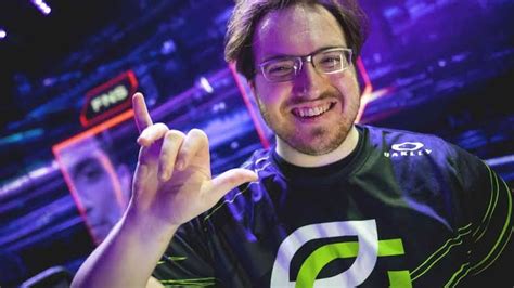 어쩌면 진짜 예이의 본체가 피네스였나봄 발로란트 에펨코리아