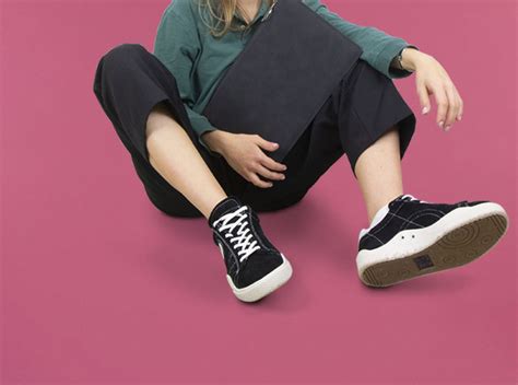 Solved How To Make A Realistic Shadow From This Picture Adobe Product Community