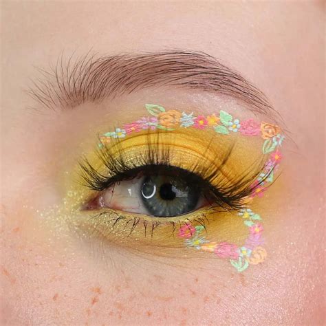 24 Floral Inspired Eyeshadow Looks For A Natural Spring Vibe