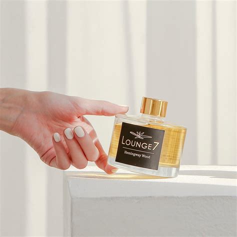 Lounge7 재구매 비율이 압도적으로 높은 라운지세븐의 두 가지 우디향중 나에게 어울리는 향을