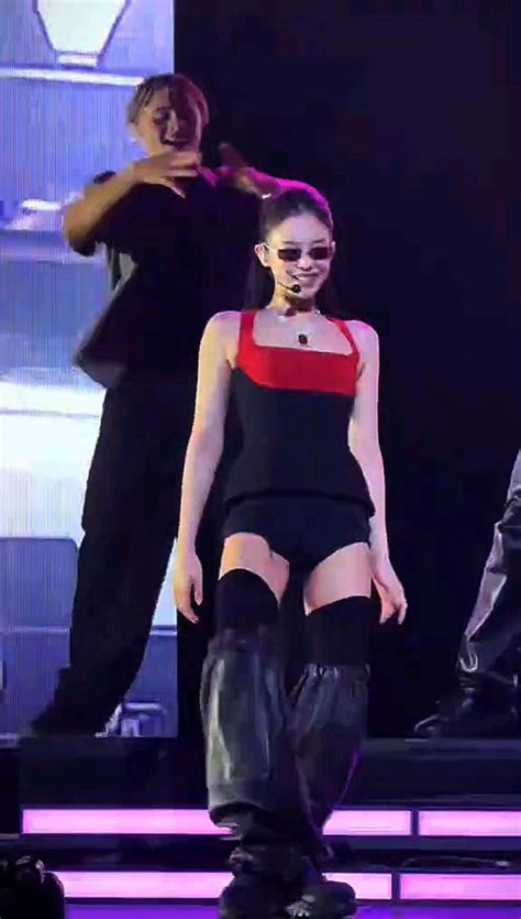 Jennie The Ruby Experience Extral Performance At Paris 💕 In 2025 Jennie Coachella Snap Dance