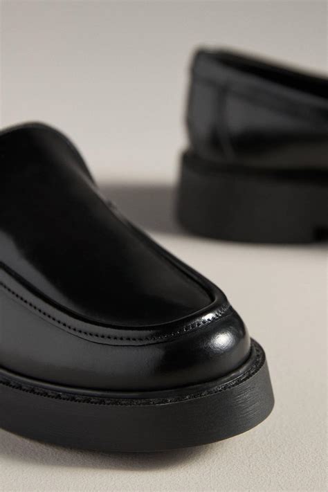 메이브 클래식 로퍼 앤트로폴로지 한국 공식 스토어 유니크한 여성 패션 및 라이프스타일 편집샵 200개이상의 프리미엄 브랜드 여성 의류 액세서리 홈 인테리어