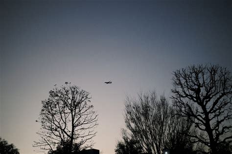 Swift22 — Segmented Control 換頁（outlet Collection Container View） By Laurence Lin 彼得潘的