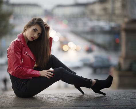 Download Wallpaper Look Face Style Model Lipstick Jacket Red