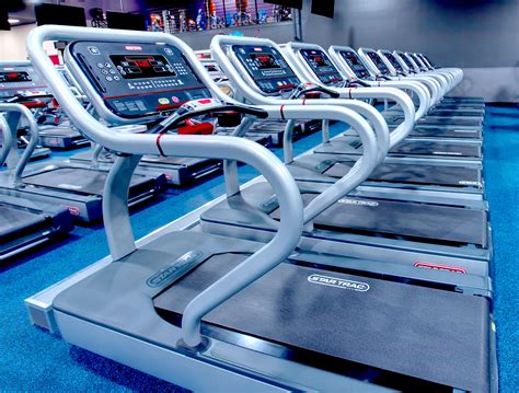 Crunch Fitness 360° View Circular Space