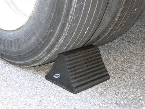 Rubber Wheel Chock Ame Intl