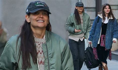 Katie Holmes Y Suri 2024 Suri Cruise And Katie Holmes Spotted On