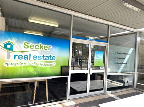 Team Jurassic Park Car 18 Team Jurassic Park Car 18