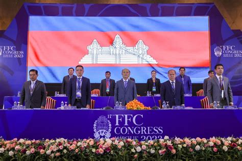 លោក សៅ សុខា ថានឹងលាលែងពីតំណែង បើបាល់ទាត់បុរសឆ្លងមិនផុតវគ្គចែកពូល