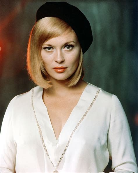 Young Faye Dunaway Life Story And Fabulous Photos From Her Early Career