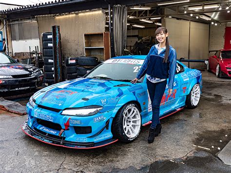 Fdが愛車のドリフトドライバー・下田紗弥加さんに聞く「頭文字d世代スポーツカー」の魅力：旬ネタ｜日刊カーセンサー