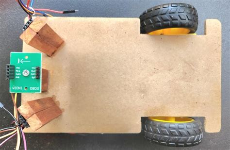 hand following car arduino and ultrasonic sensors powered tinkercad