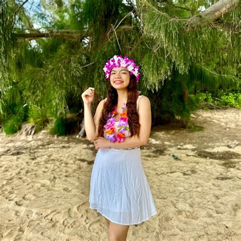 Jen Found My Birthday Crown And Livin The Aloha Dream 🌺 Hauʻoli Lā