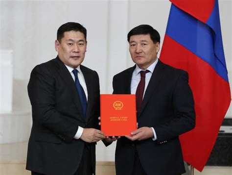 С Чинзоригийг Эрүүл мэндийн сайдаар томиллоо E Mn