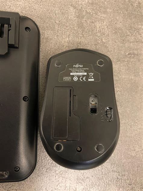 Fujitsu Wireless Keyboard And Mouse 電腦 ＆ 平板電腦 電腦周邊產品 電腦滑鼠及相關產品 Carousell