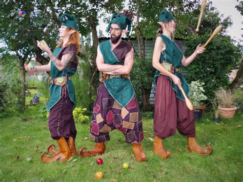 Lutins De Noel Les Lutins Mutins Spectacle De Rue