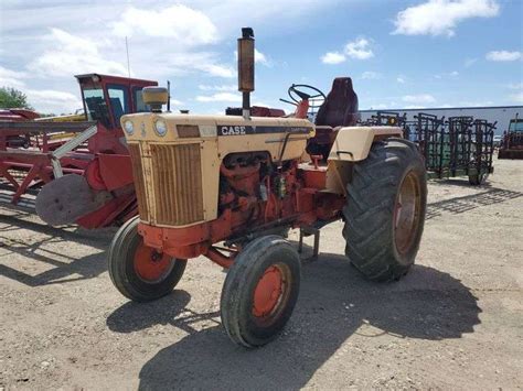 1968 Case 830 Tractor 8333541 Yorkton Auction Centre