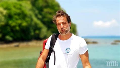 Андрей Едрев стана доброволец в Covid отделението на болницата в Бургас