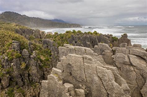 Premium Photo Punakaiki Pancake Rocks With Blowholes In The Paparoa
