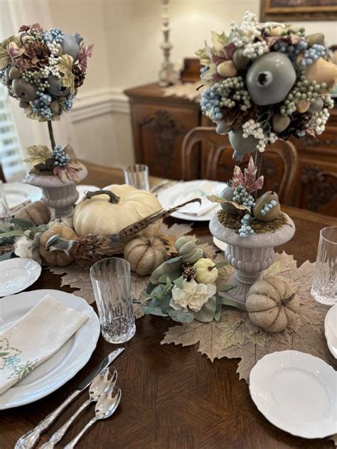 A Colonial Williamsburg Fall Inspired Tablescape Decor To Adore