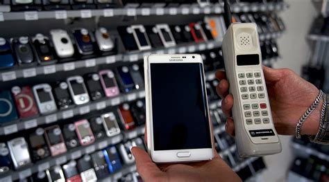 S L C V L Ch S C A Nh Ng Chi C I N Tho I Di Ng U Ti N Tr N Th Gi I Smart Review A Z