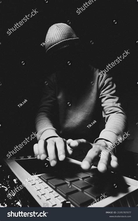 Mpc Images Stock Photos And Vectors Shutterstock