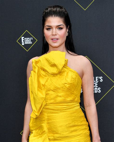 2019 E Peoples Choice Awards Season 45 Celeb Secrets