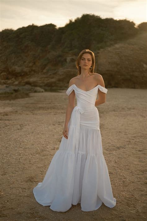 Show Stopping Wedding Dresses Inspired By Taylor Swift