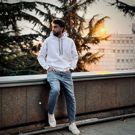 ‎علیرضا ابراهیمی‎ ‎بفرست واسه هم دانشگاهی😂🚶🏻‍ ️ Alirezaebrahimi