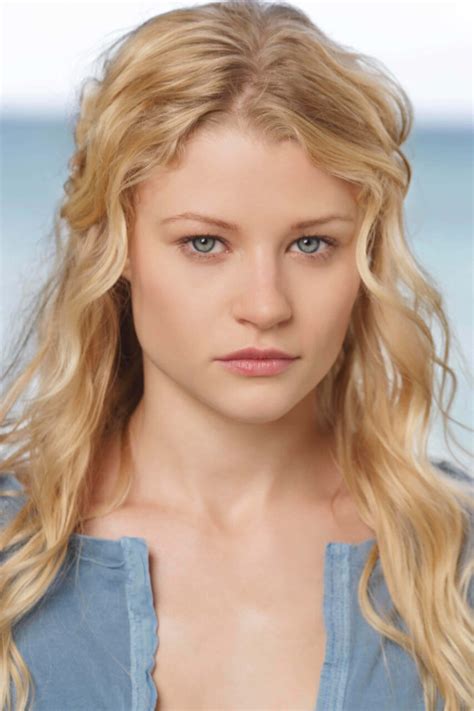 Emilie De Ravin Blonde Blue Eyes Minimalist Wallpaper Background Free
