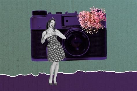 3d 콜라주 포스터 템플릿 트렌드 아트웍 스케치 카메라 순간 사진 기자 샷 플래시 꽃 젊은 숙녀 스탠드 모델 포즈 미소 사진 촬영 이벤트에 대한 스톡 사진 및 기타 이미지