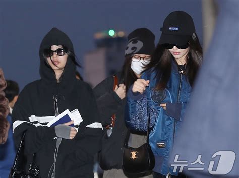 뉴진스 어도어와 전속계약 해지 발표 후 첫 포착 뉴스1